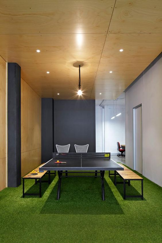 The 6 Best Office Games for Your Company | Dolly Blog