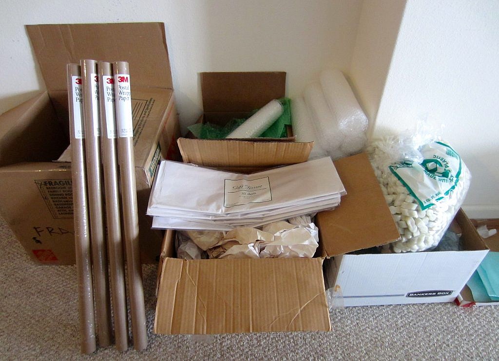 All the Important Moving Out Checklist for Your First Move | Dolly Blog